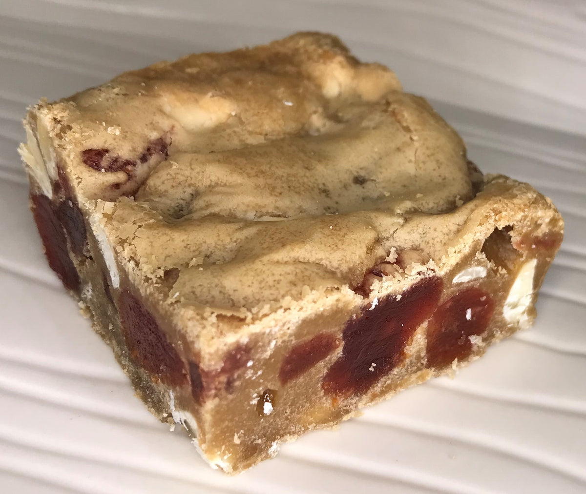 Strawberry White Chocolate Blondies – Critical Hit Cookies