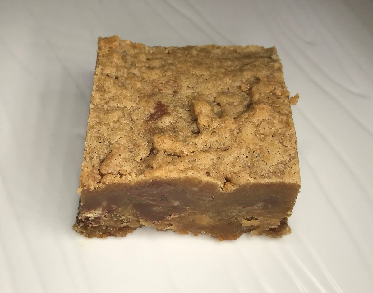 Peanut Butter Chocolate Chip Blondie – Critical Hit Cookies